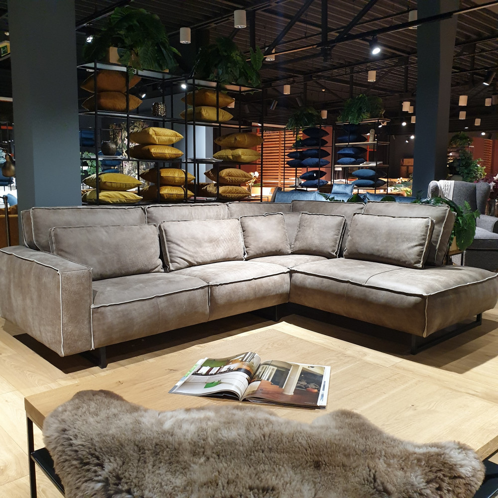 Duży czy mały wypoczynek do salonu, jaki wybrać? - Pomysły na wnętrza